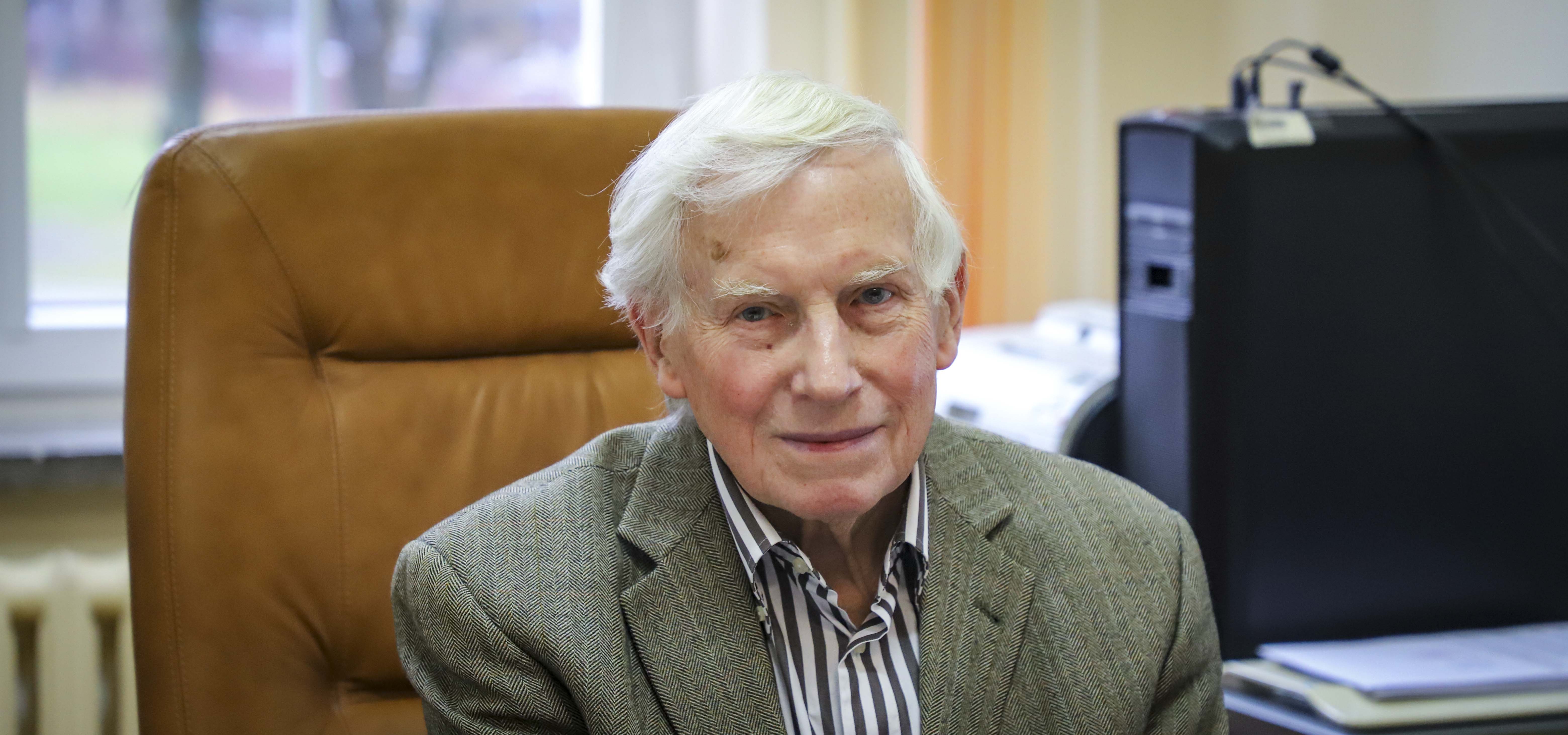 Prime Minister's Award for Prof. Antoni Rogalski - Military University ...